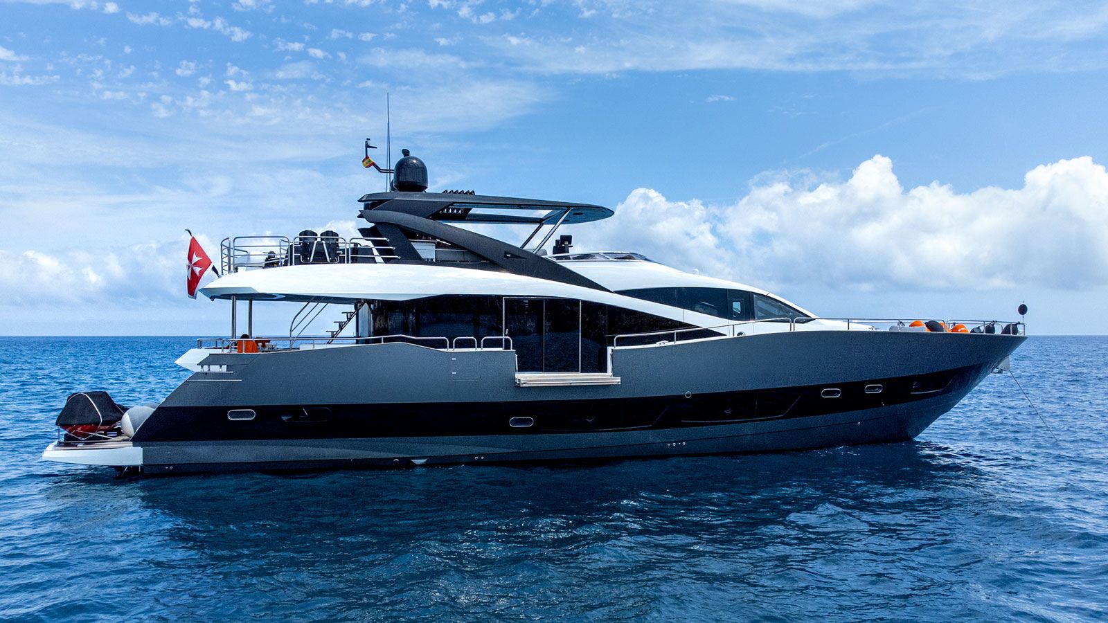 28m Sunseeker motor yacht Mirka for sale